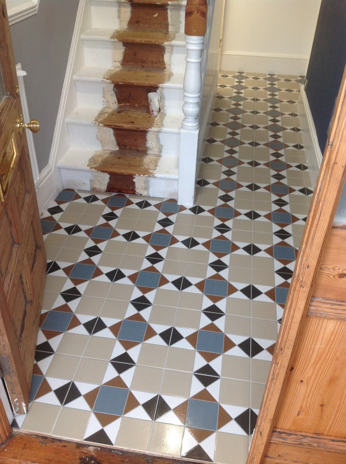 Tiling Specialist Gloucestershire Tiler Cheltenham: Grosvenor™ Beige ...