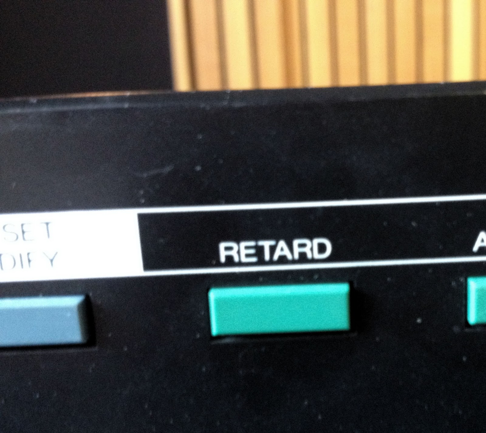 little-scale: Retard Button
