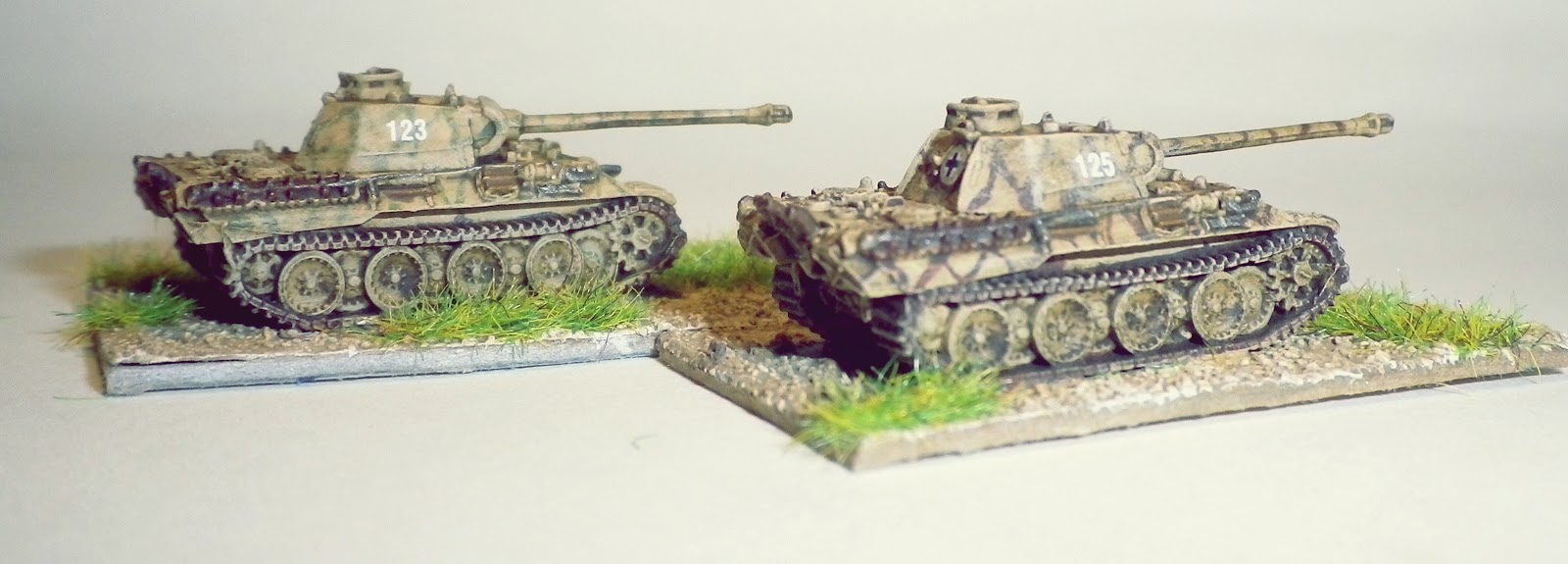 O BRIGADEIRO: Panther Ausf A & D - 1/285 scale