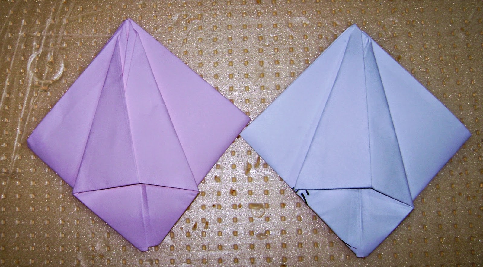 Lumea lui Scolarel...: Lalea (origami)