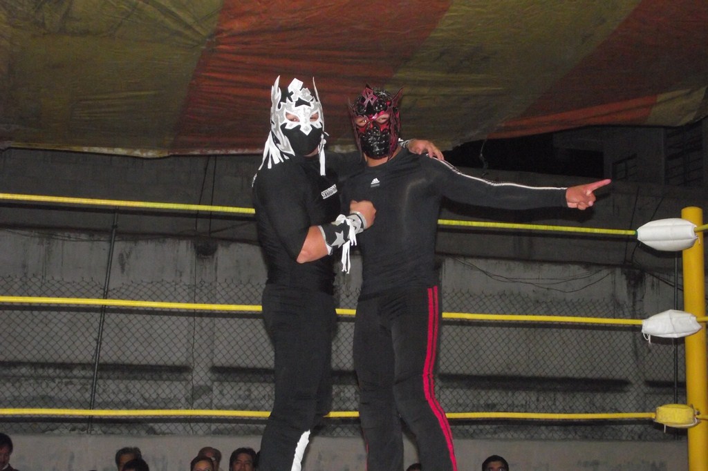 ESTRELLAS DEL RING.: HIJO DE FISHMAN, NUEVO CAMPEON REGIONAL DEL SUR!!!