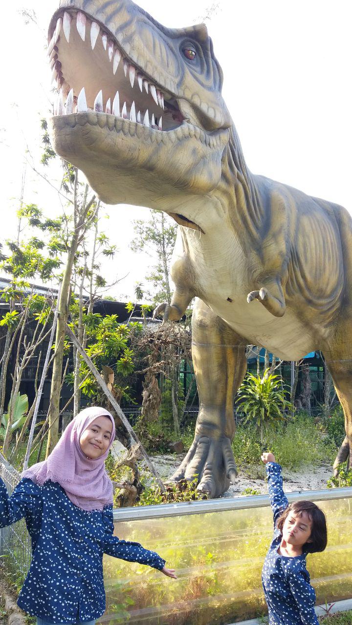 SUHAIZANNOH: TAMAN DINASOUR DI MUAR.. OK JUGA SITU