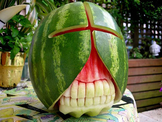 20 WATERMELON BIZARRE ART - Discreet Magazine