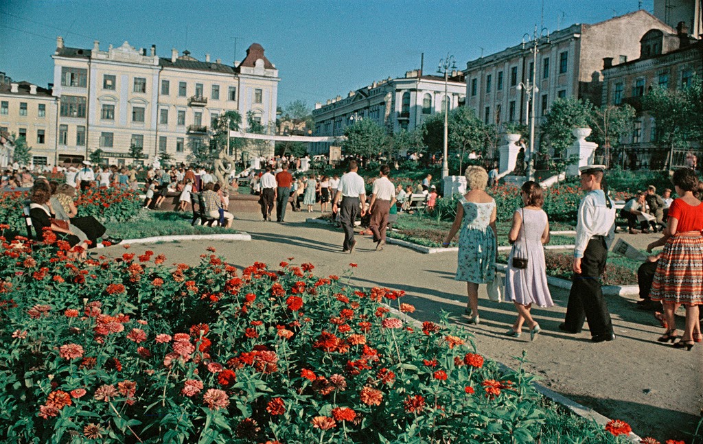 Beautiful Color Photographs of Russia in the 1950s ~ Vintage Everyday