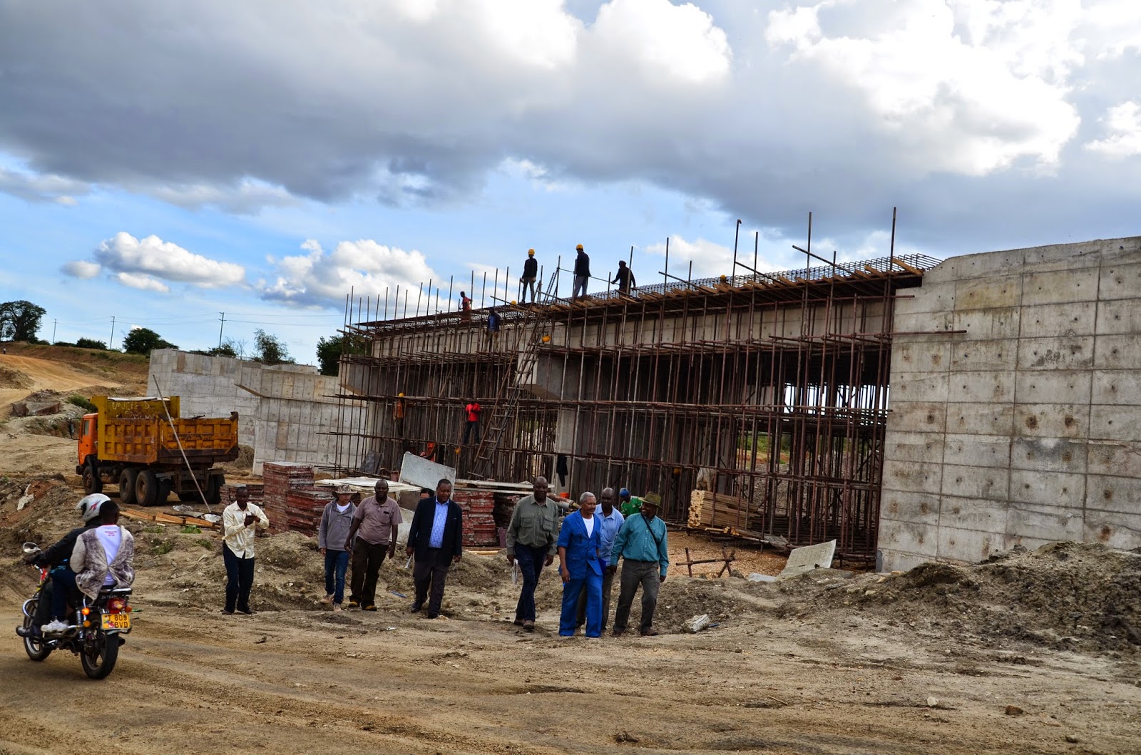 MATUKIO @ MICHUZI BLOG: UJENZI WA BARABARA YA DODOMA (MAYAMAYA) HADI ...