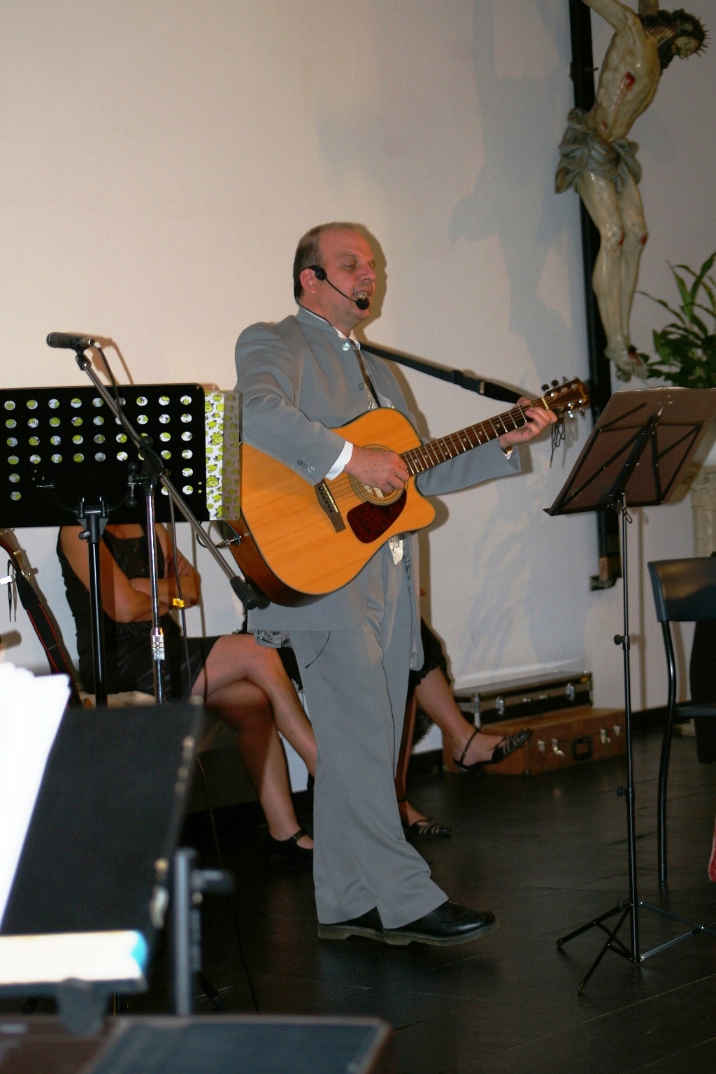 Père Aimé Duval: Père Aimé Duval, gesuita-cantautore francese