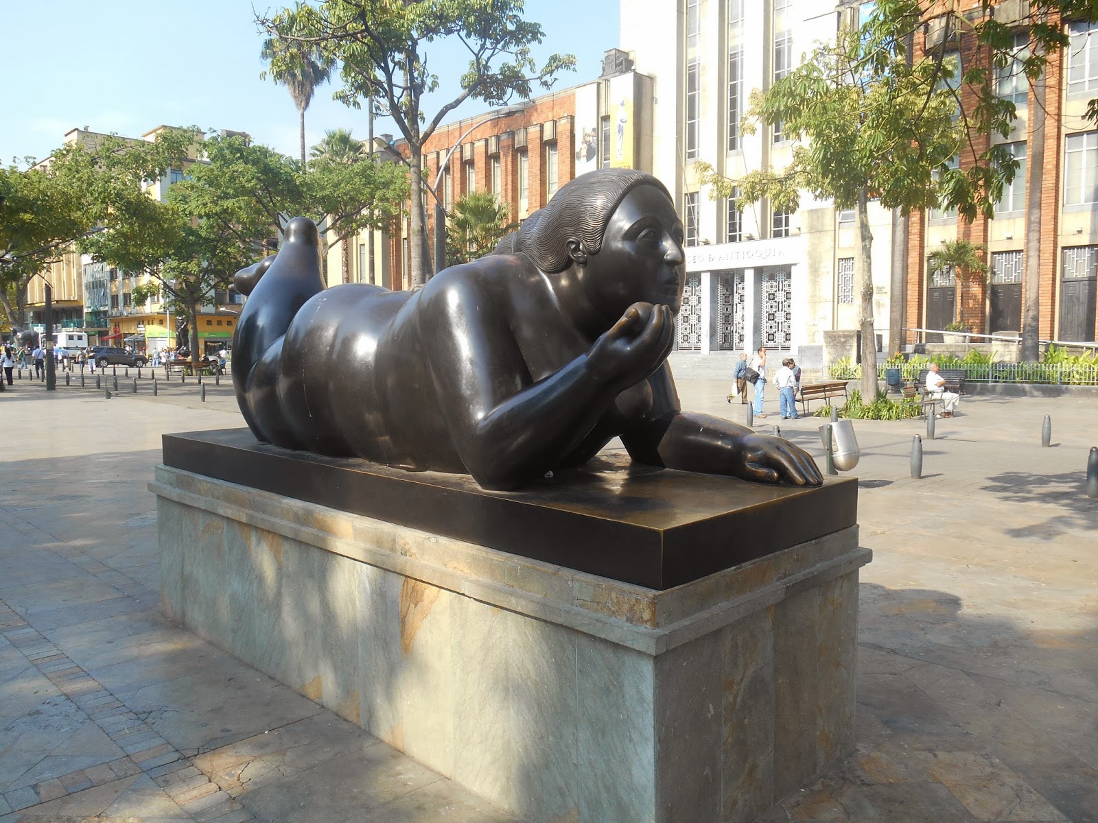 Esculturas de Colombia: Plaza Botero - Escultor Fernando Botero ...