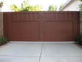 ROLLING GATE KITS: Classic Wooden Driveway gate - Its Actually in the ...