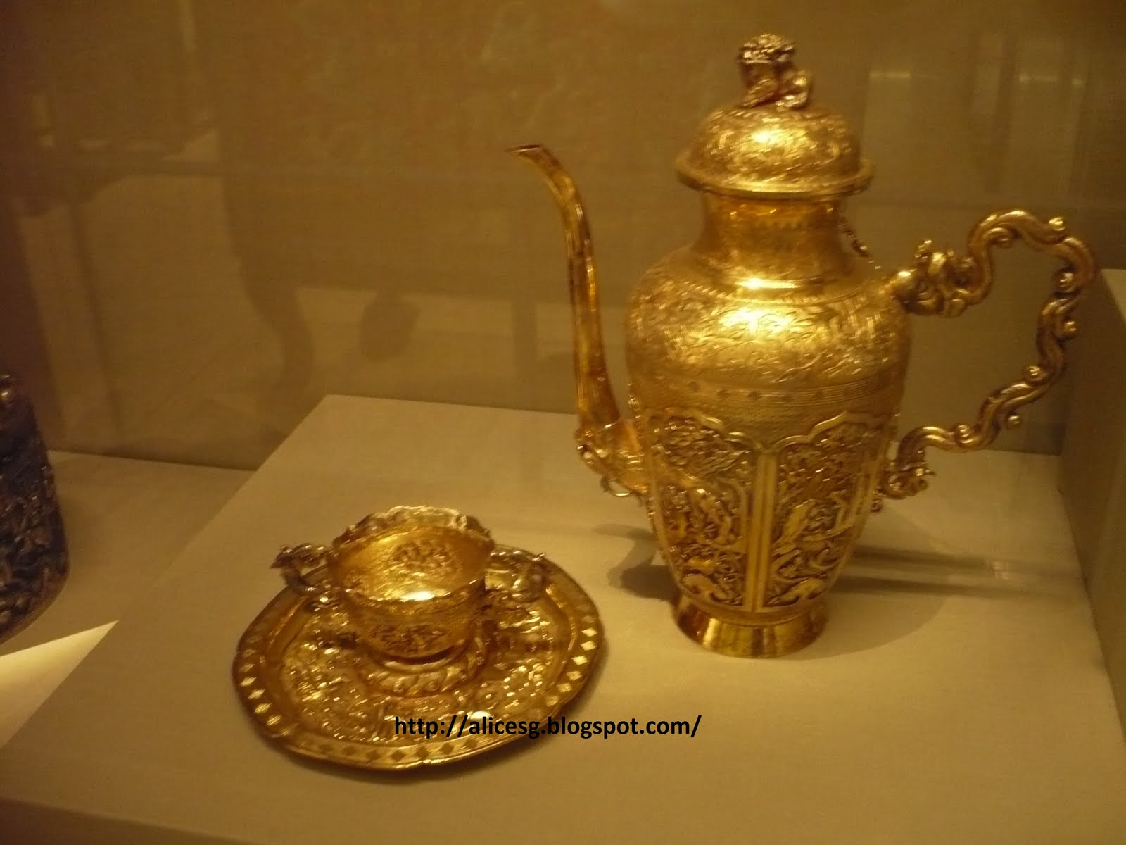 Alicesg-Singaporemyhome: Peranakan Museum - Artefacts 3