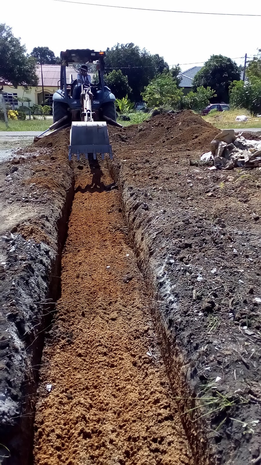 KONTRAKTOR KEBERSIHAN MELAKA: Bersih kawasan dan level tanah