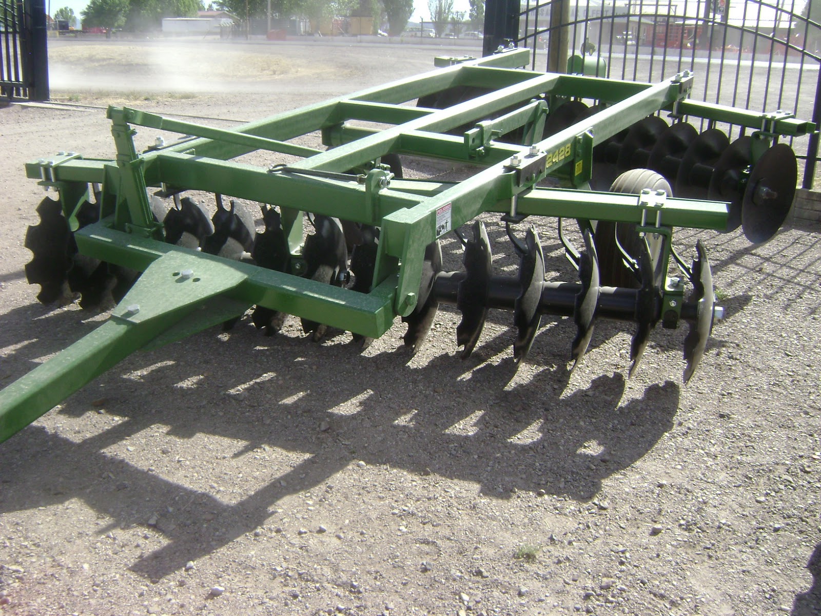 MAQUINARIA AGRICOLA INDUSTRIAL: Rastra de 28 discos 24 Pulgadas $60,000 ...