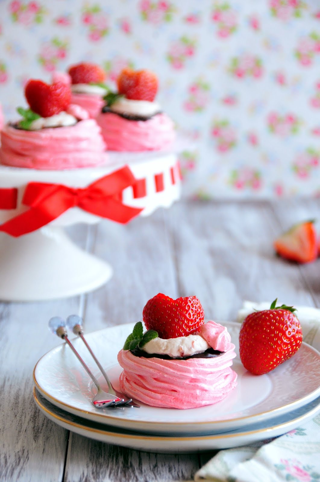 uTry.it: Strawberry Sweetheart Meringue Dessert Cups