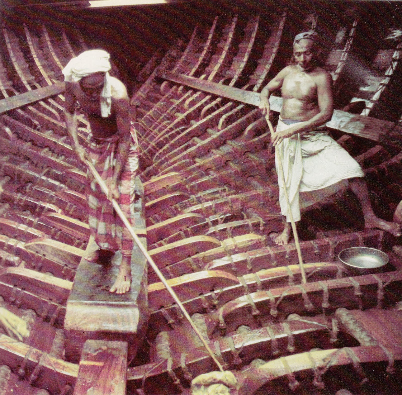 Indigenous Boats: Planking a Dhow with Sewn Fastenings