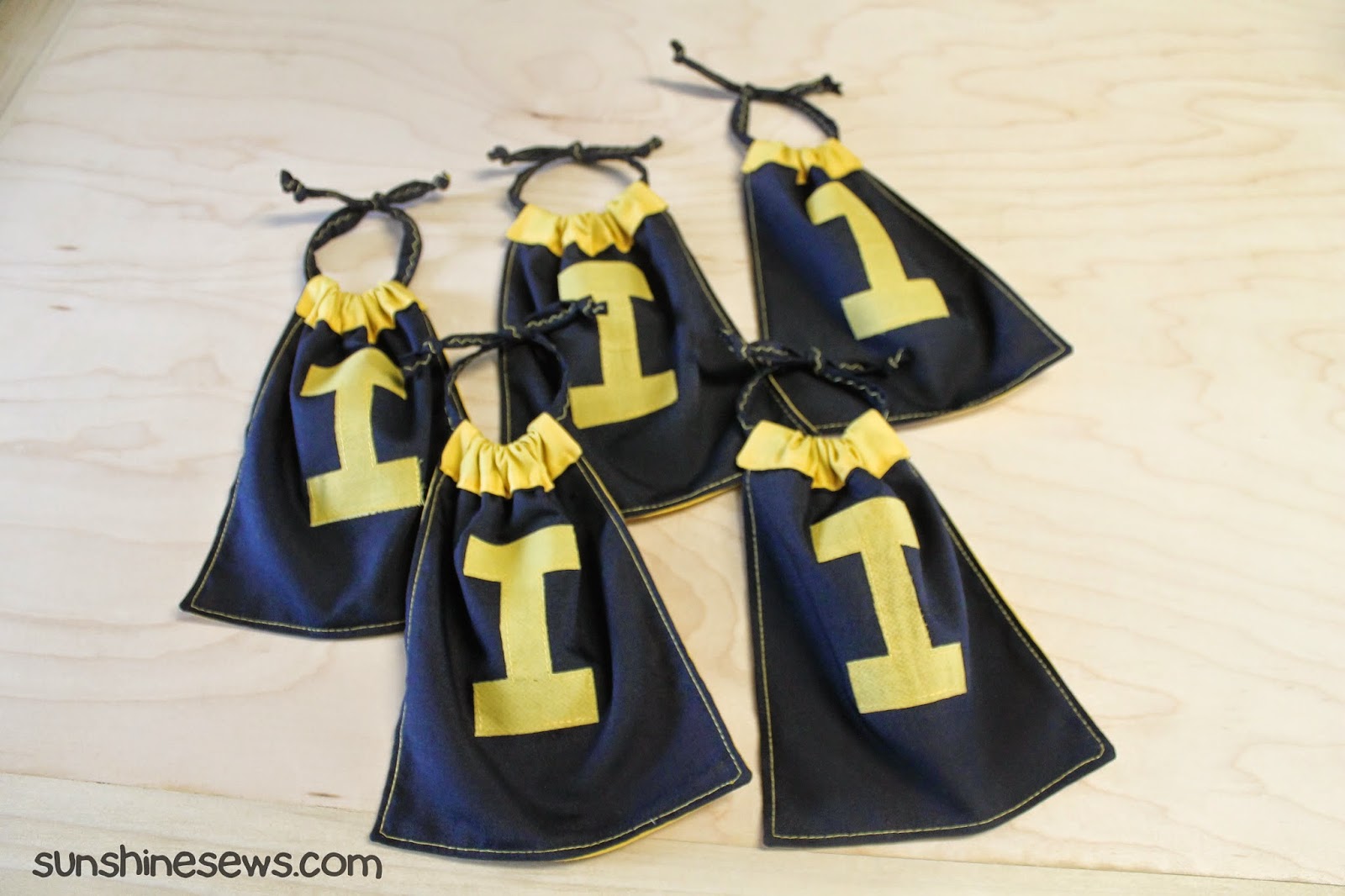 SunShine Sews...: Mini Superhero Capes