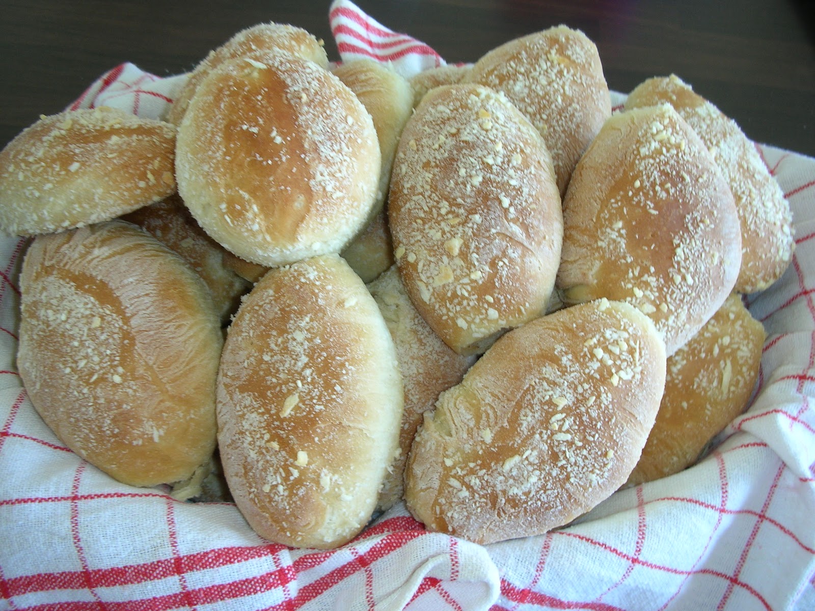 Mariche's kitchen: Homemade Pan de Sal