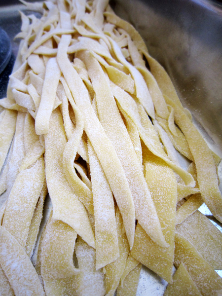 Simply Piee: How to cut pasta by hand (a step-by-step picture tutorial)
