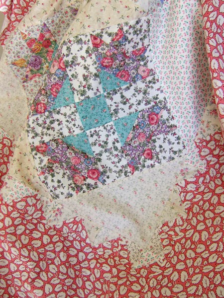 QuiltBee: Sunday Sewing