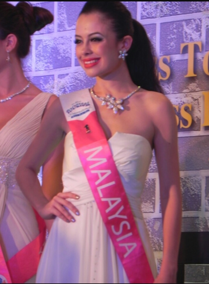 Teka Teki Permaisuri Hati Hans Isac | APA-APA AJE..