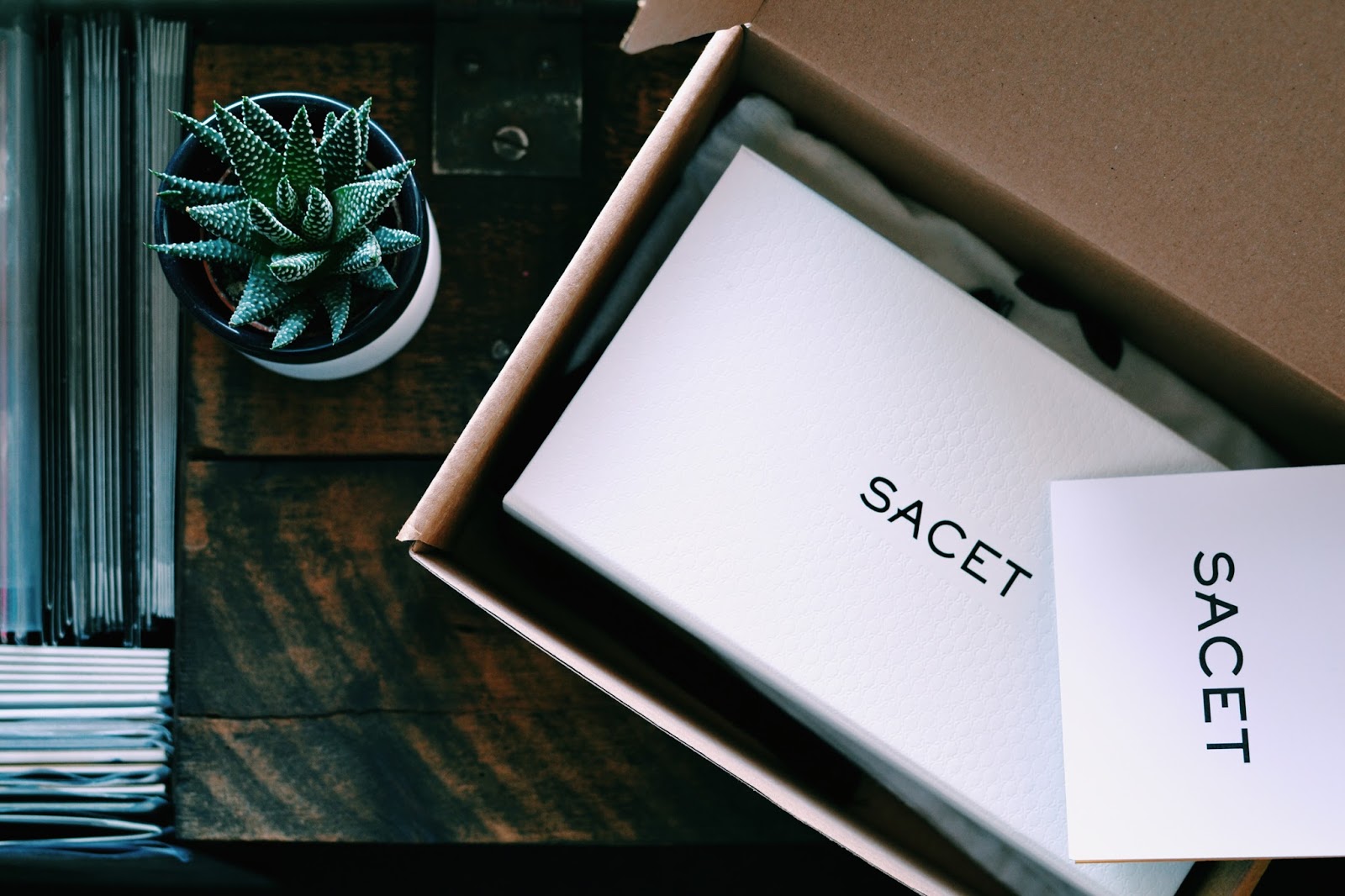 Review: Sacet | Credit Crunch Chic