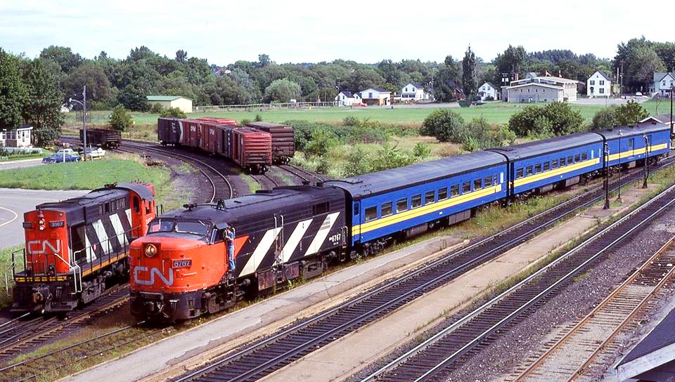 Trackside Treasure: VIA Builds and Splits Trains at Brockville, 1976-1981