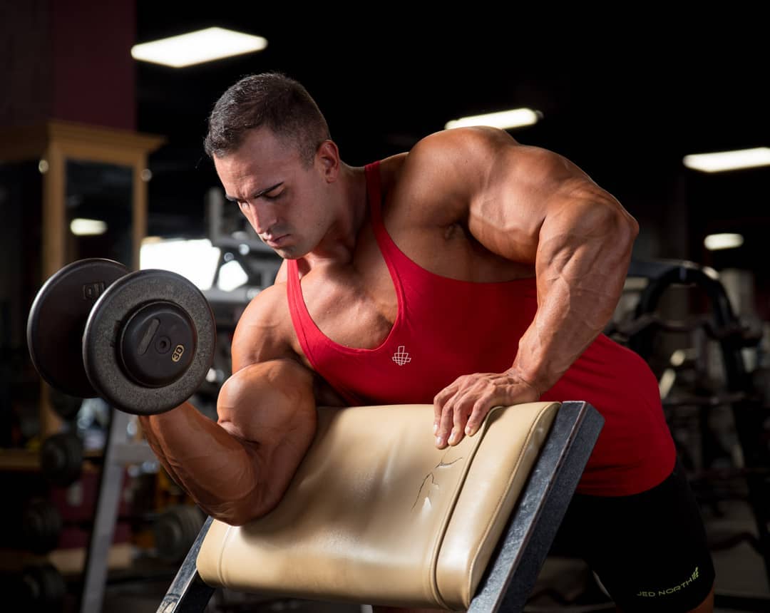 Muscle Lover: Canadian bodybuilder Joe Seeman