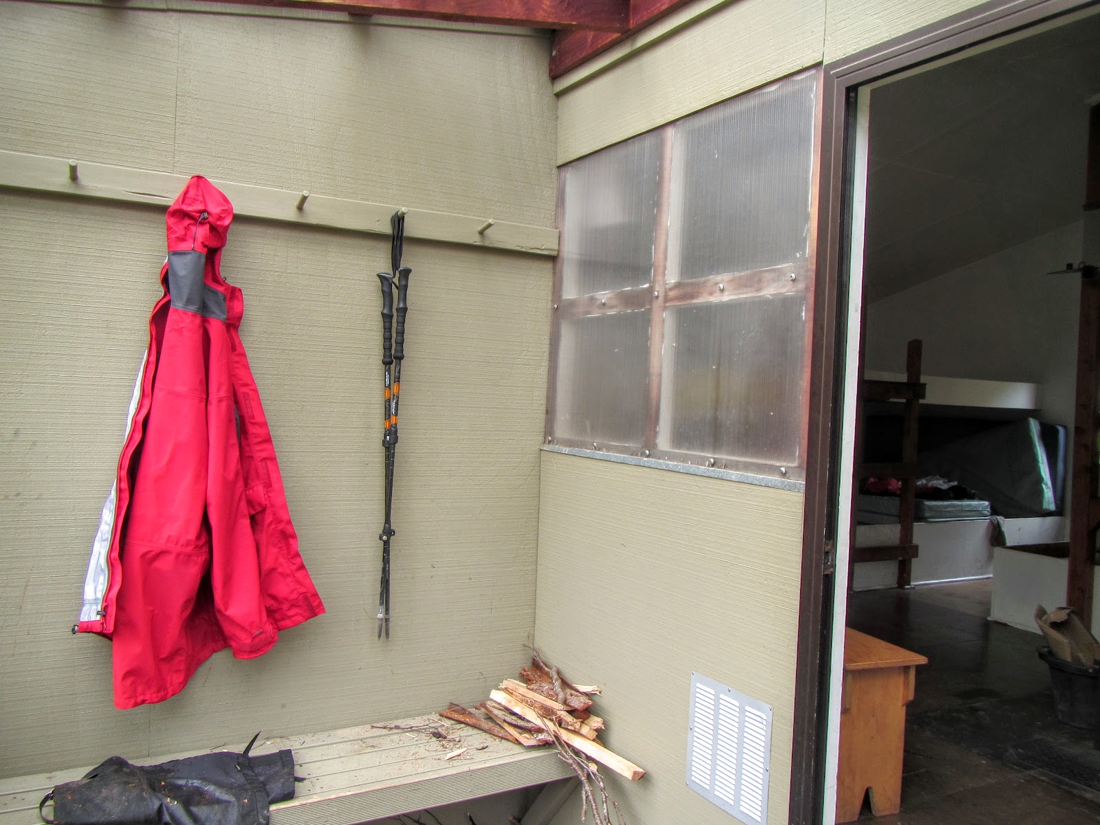 Tramping in the New Zealand backcountry: NZ Bush Adventures: Whats in a ...