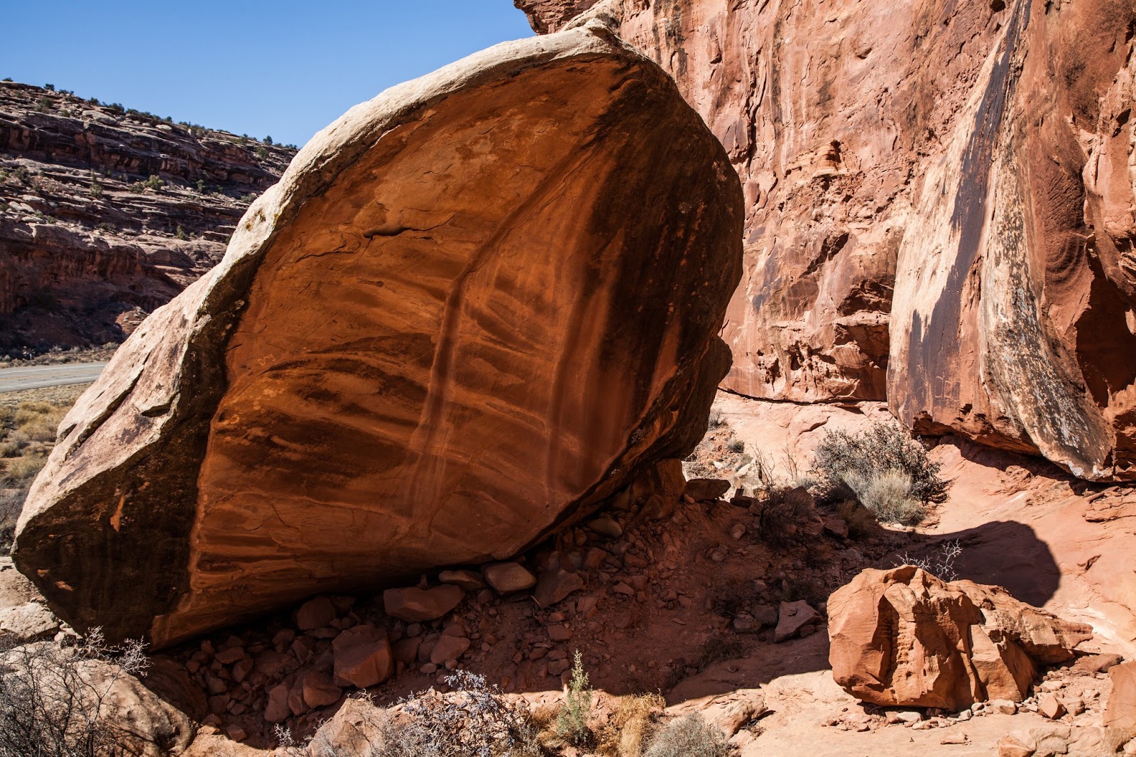 Walking Arizona: The Fallen Boulder