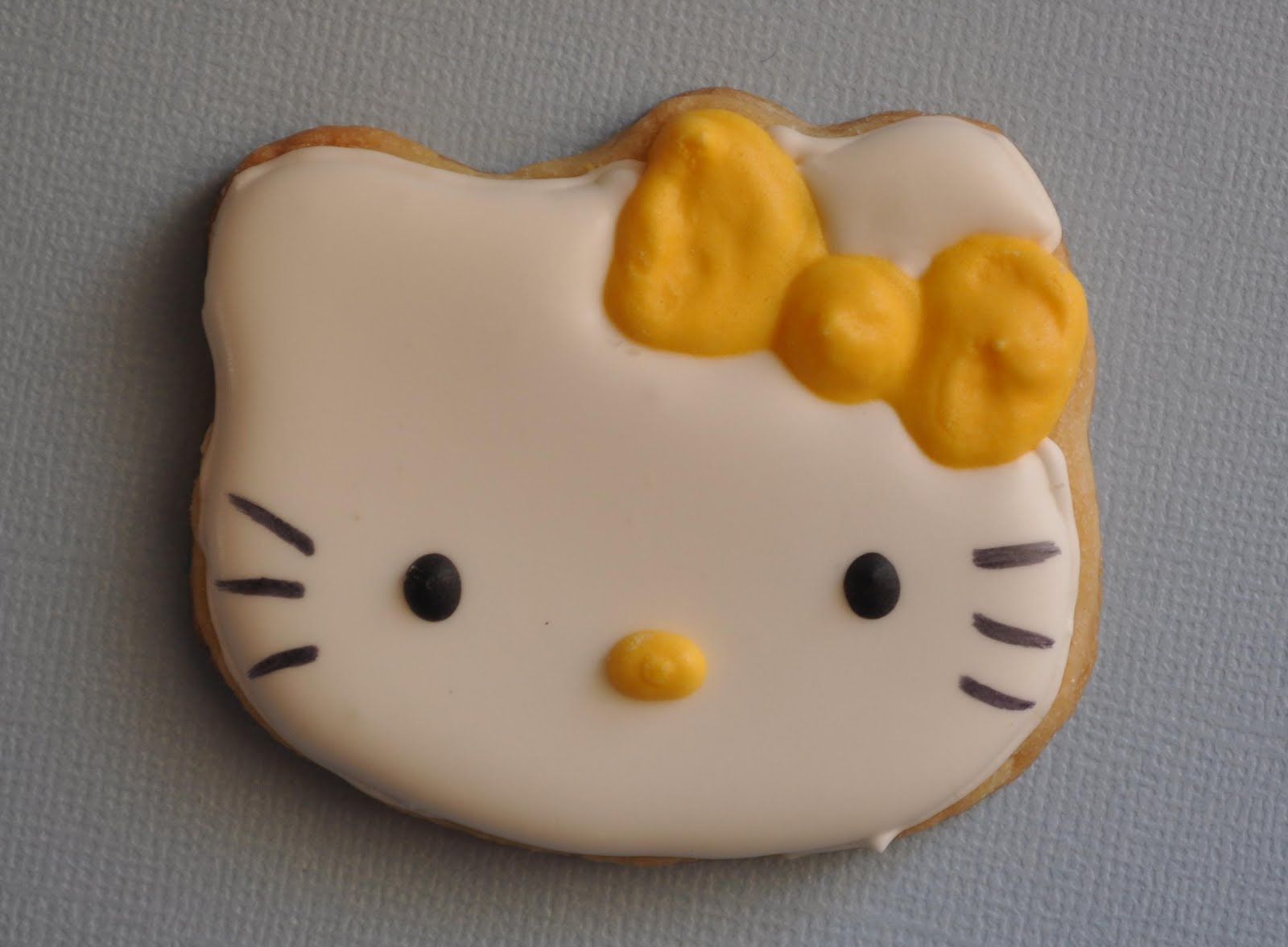 How To Make A Small Hello Kitty Cookie Suz Daily How To Make A Small Hello Kitty Cookie Suz Daily