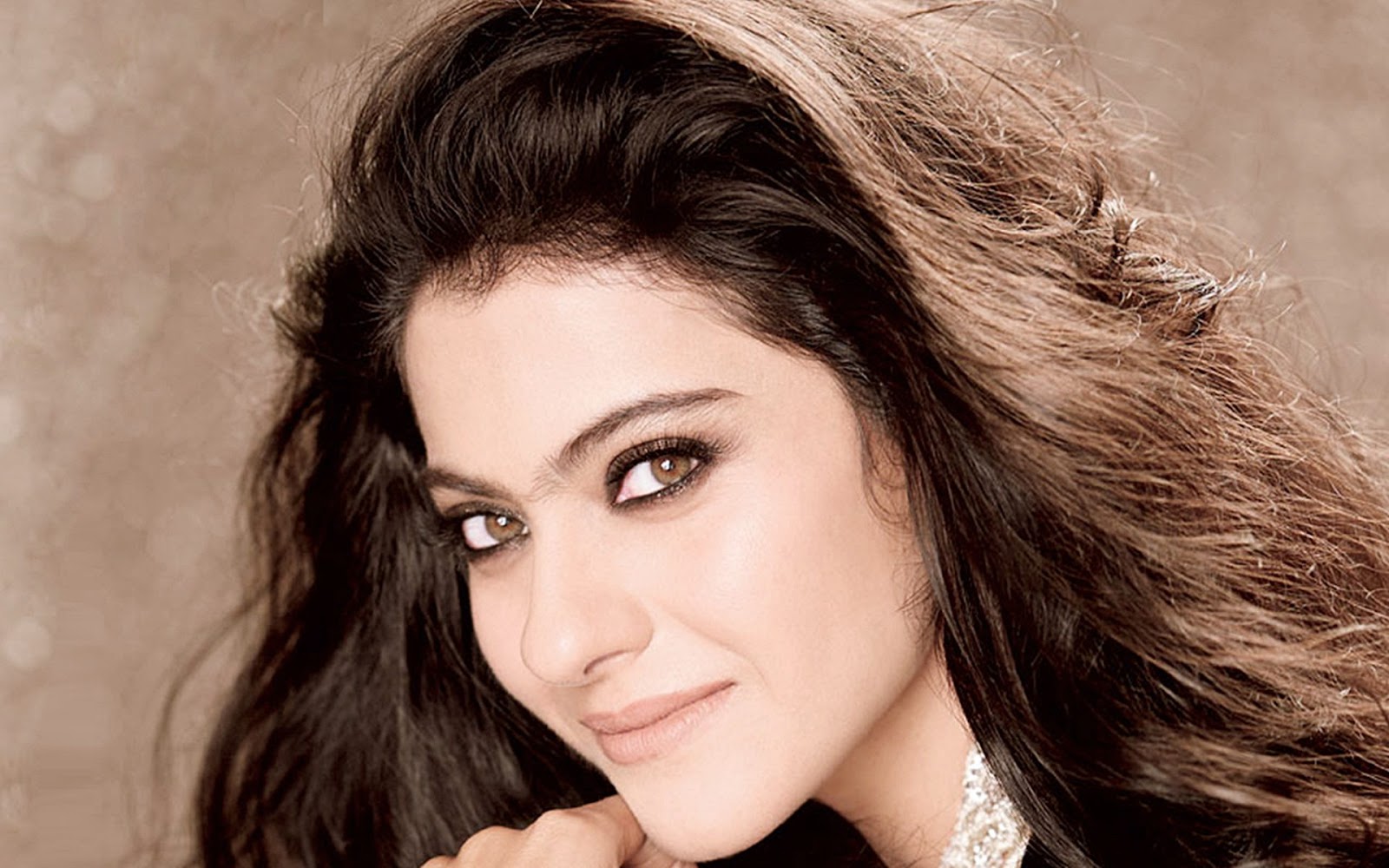 Kajol Age, Weight, Height and Personal Details - Celebsunfolded