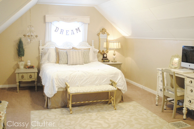Cottage of the Week: Classy Clutter 2 tours in 1 - The Cottage Market