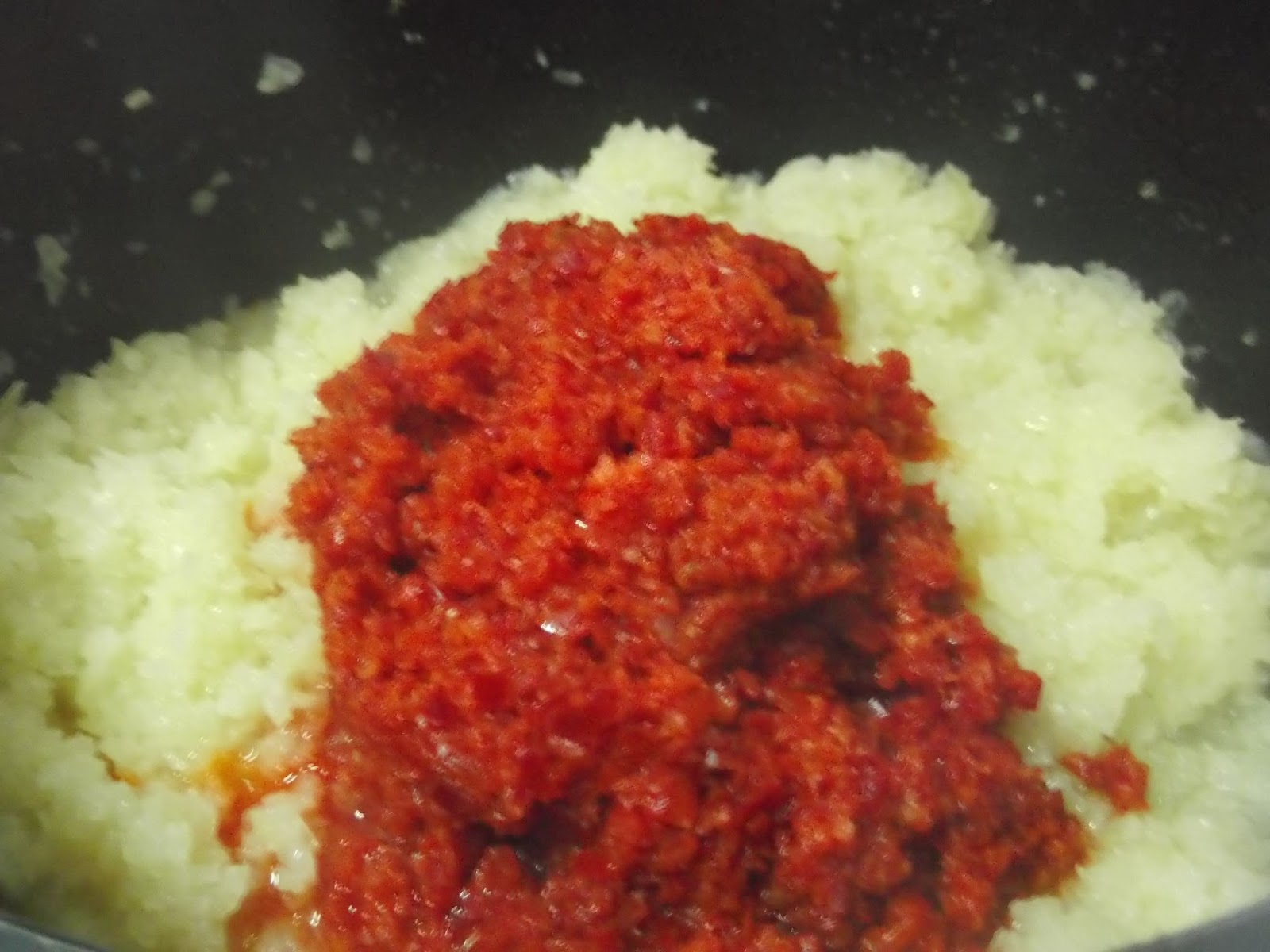 Hellena ...din bucataria mea...: Zacusca cu ciuperci de padure (manatarci)