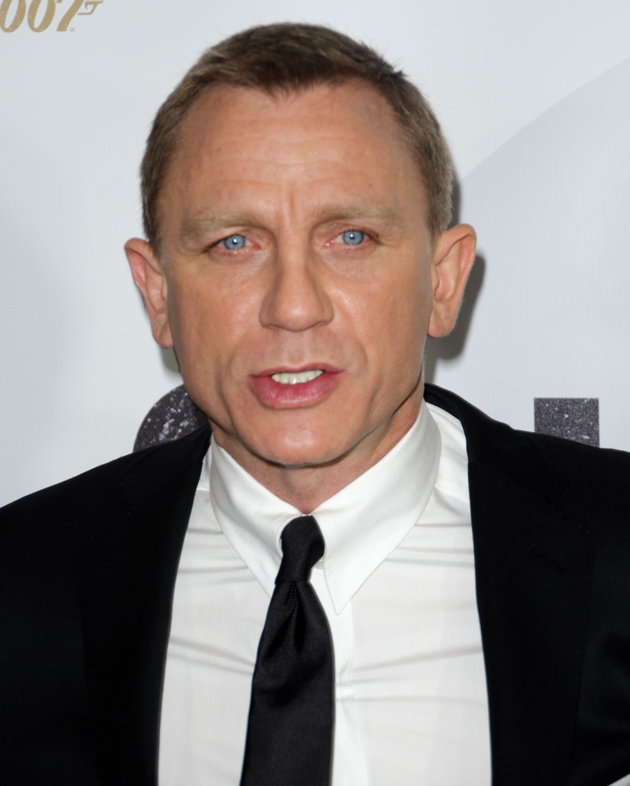 Image Ocean: DANIEL CRAIG