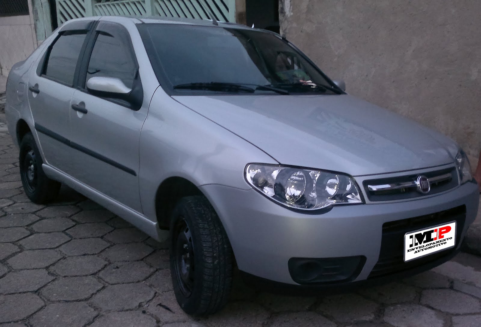 MP Envelopamento Automotivo: Envelopamento Siena - Parachoques Prata ...