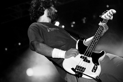 Frequência Rock: Baixista Fernando Sanches sai da banda CPM 22