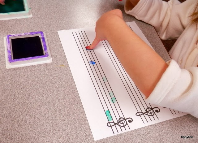 Tippytoe Crafts: Fingerprint Musical Notes