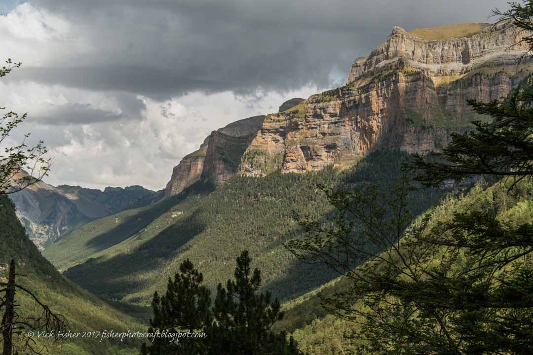 Vick and Jennifer's Travels: The Ordesa Hike in the Spanish Pyrenees