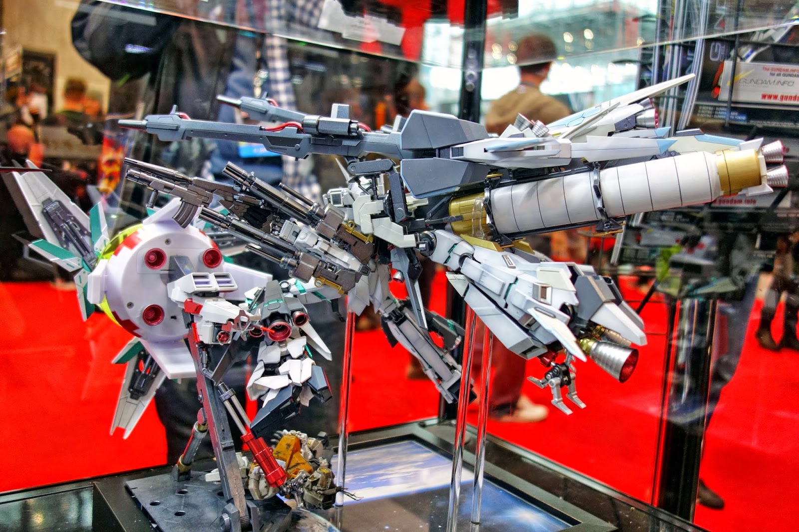GUNDAM GUY: Gunpla Builders World Cup (NYCC 2014) - Best Large Scale Award