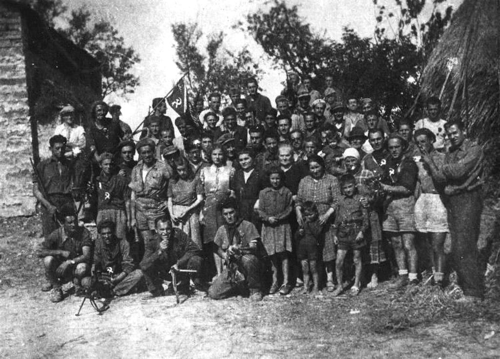 Come eravamo Fotostoria Casolana: Quelli che Non si arresero (36ª ...