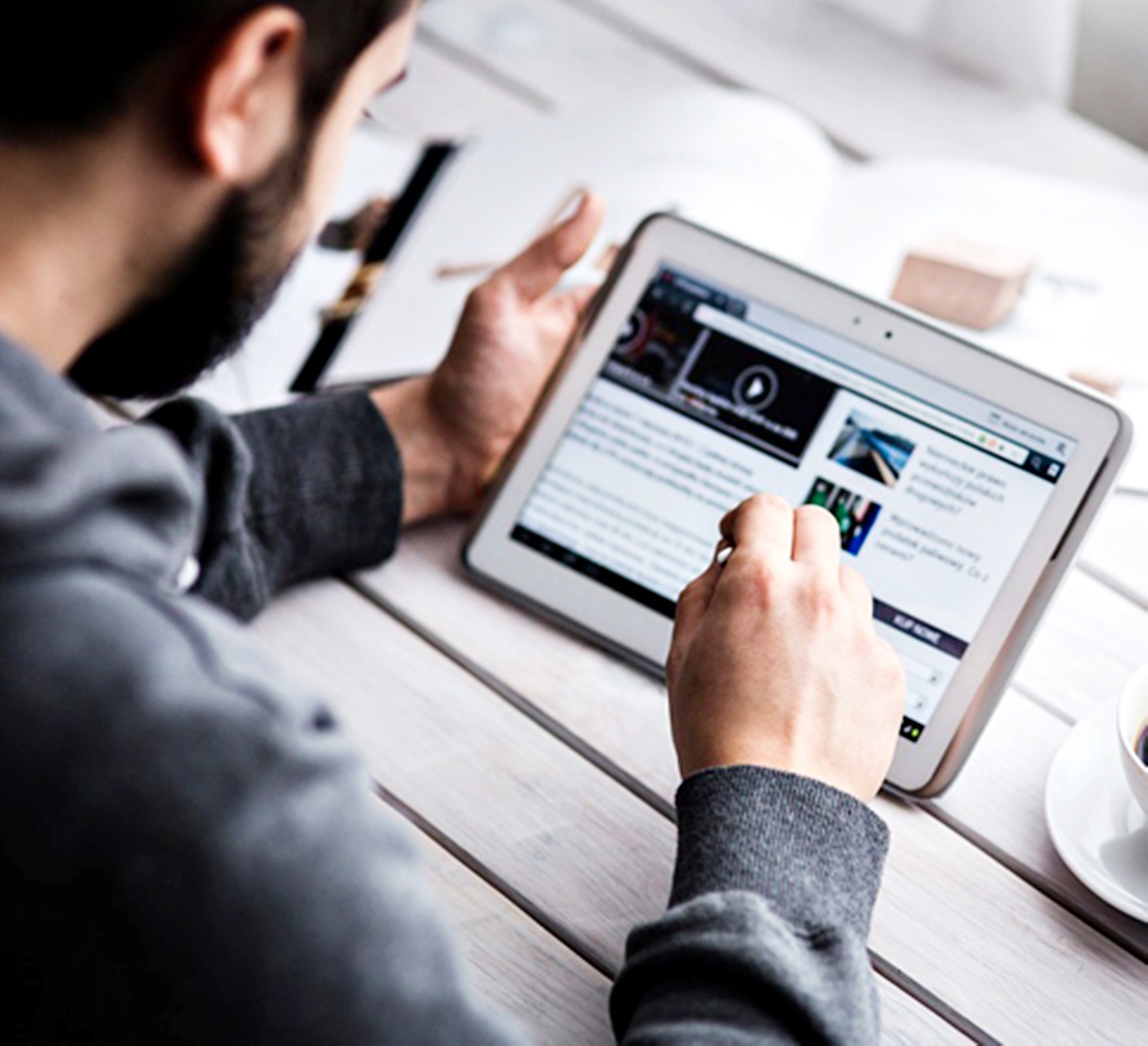 🌐 ȘTIRI-CĂLĂTOR PRIN LUMEA PLANETEI ALBASTRE: SMOGUL ELECTROMAGNETIC ...