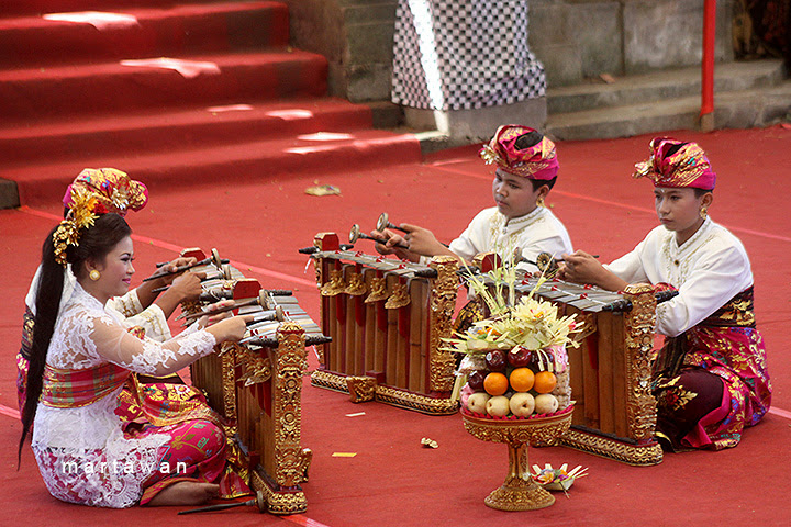 Amazing video: Balinese kids playing Gender - Amazing collection of ...