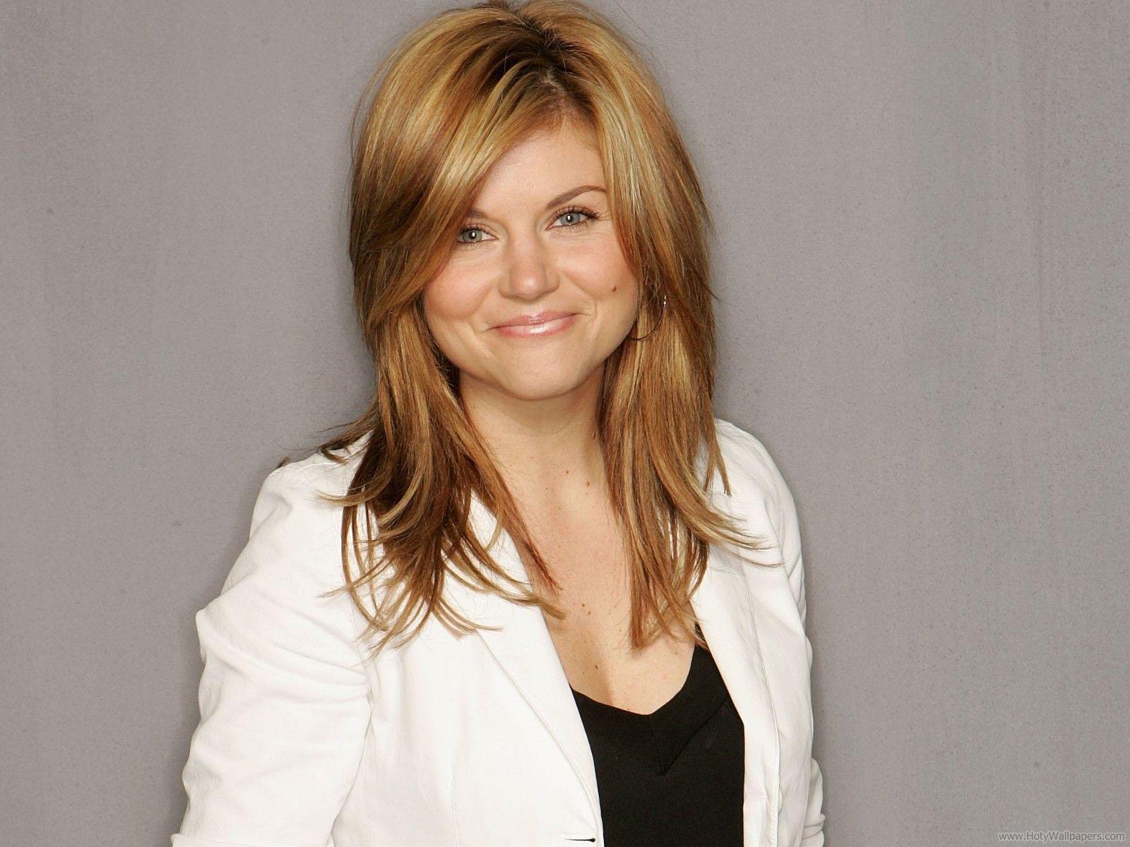 Tiffani Thiessen HQ Wallpapers ~ Fun Hungama