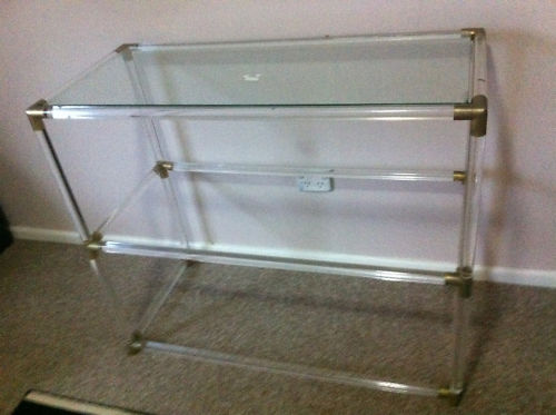 home design living room simple: Eames retro perspex shelves