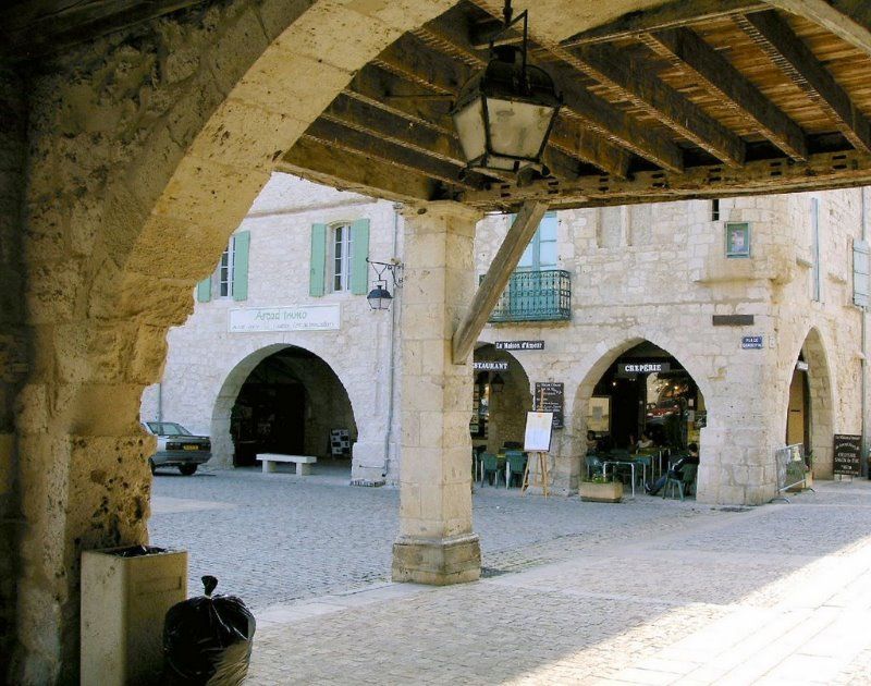 Maison No.20 News: Video of Eymet village square