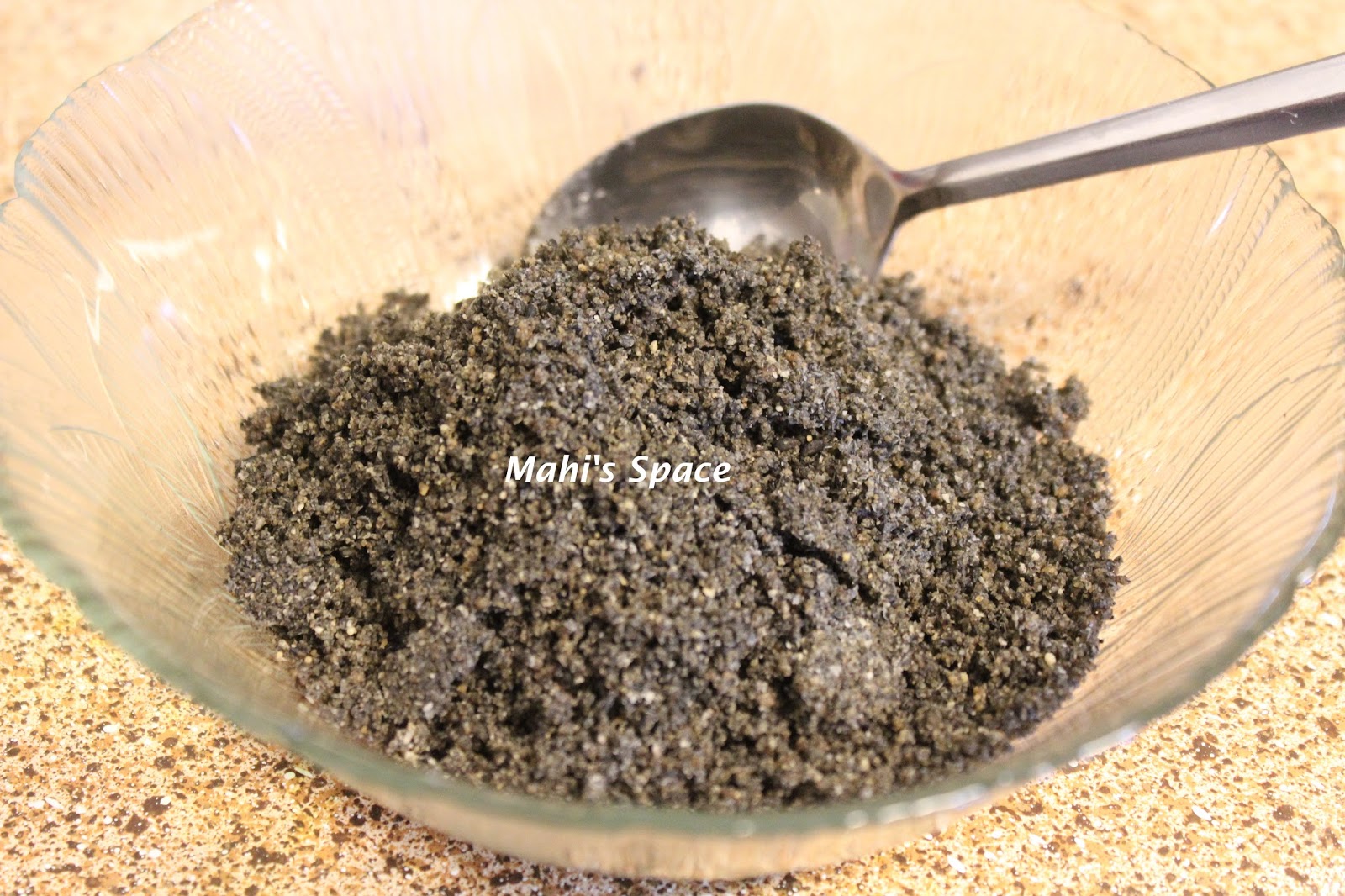 Sesame Laddu/Ellurundai ~ Mahi's Kitchen