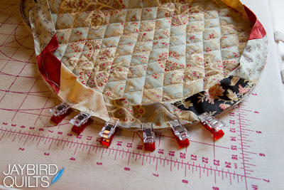 Jaybird Quilts: Binding Curves Tutorial
