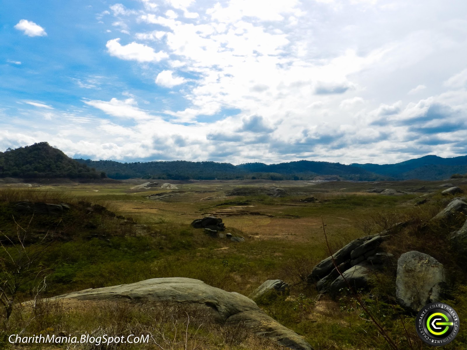 CharithMania: The submerged old Teldeniya town ( ගිලුනු පැරණි තෙල්දෙණිය ...
