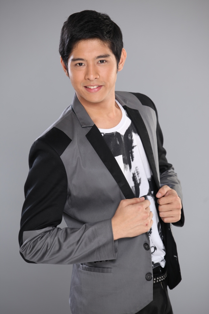Introducing Jeric Gonzales, The Coco Martin Lookalike Among The ...
