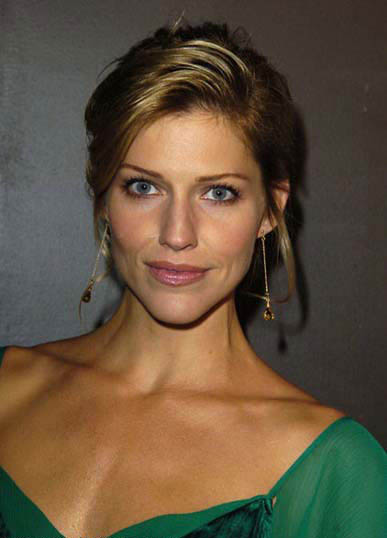 Canadian actress hot photos&videos: Tricia Janine Helfer