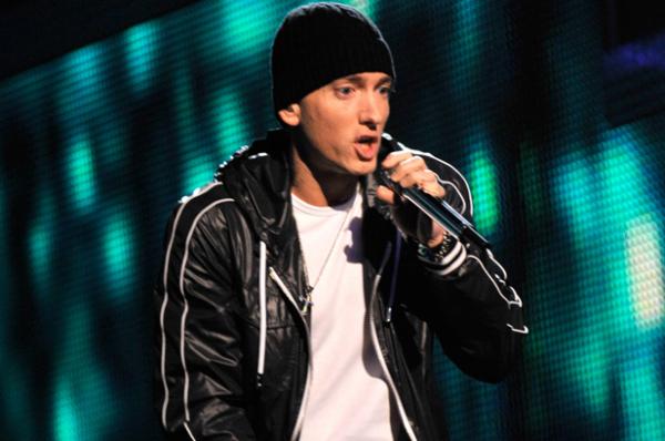 EMINEN LO MAS: Eminem EMINƎM Eminem performing in 2011.jpg Eminem en ...