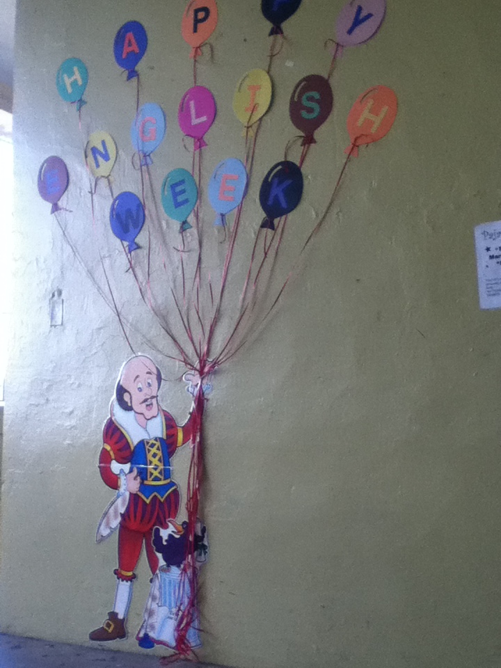 Electronic Portfolio: English Week decoration at school